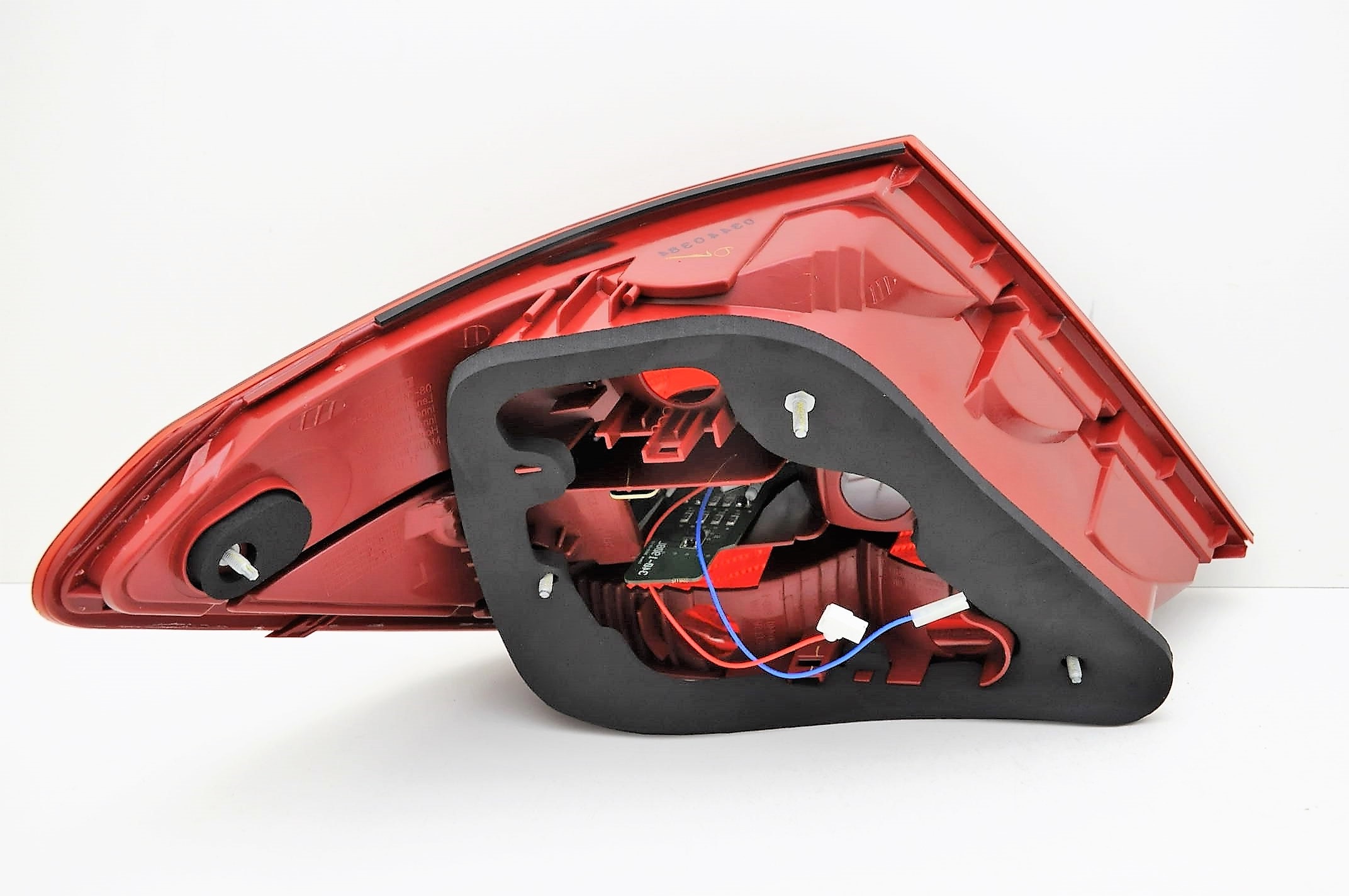 MERCEDES C KLASA W204 06-10 LAMPA TYLNA LED PRAWA^