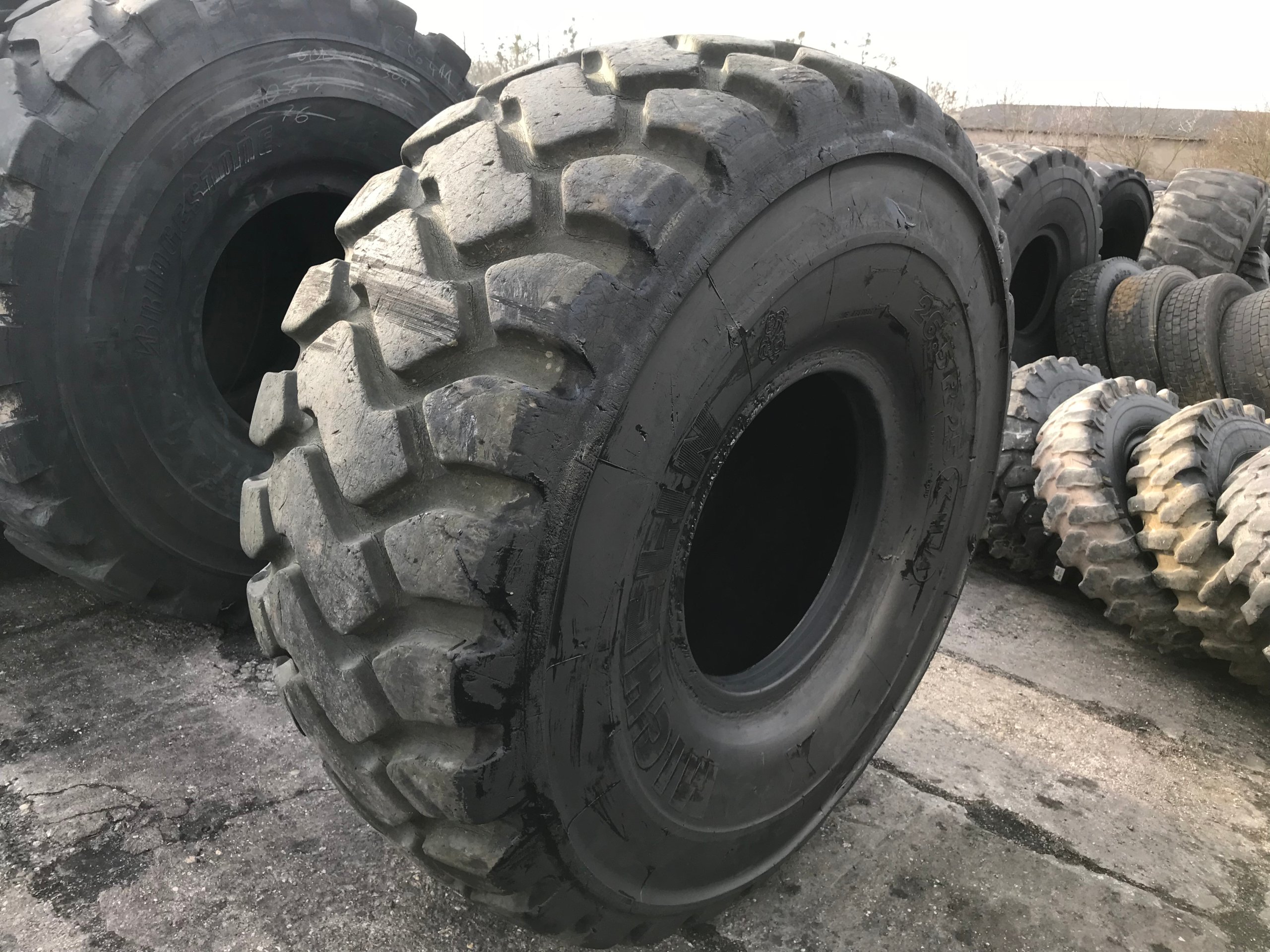 26.5R25 26,5-25 26.5R25 OPONA MICHELIN XHA - 7160828289 - oficjalne ...