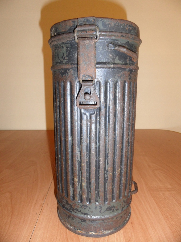 Niemiecka puszka po maska p/gaz WH/LW/SS - 7718029156 - oficjalne archiwum Allegro