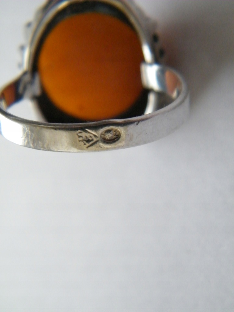 PRL Srebrny pierścionek z bursztynem mlecznym - 7700225216 - oficjalne archiwum Allegro