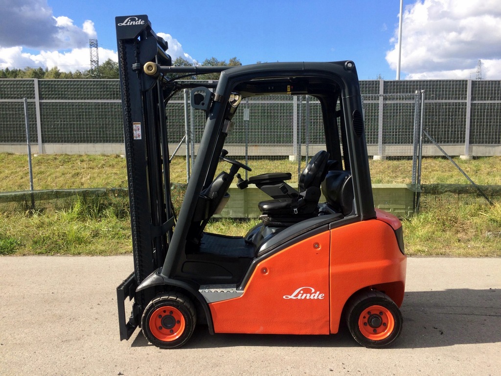 WÓZEK WIDŁOWY LINDE H18 DIESEL 2011 ROK DUPLEX - 7590158006 - oficjalne ...