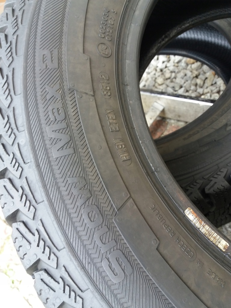 OPONY ZIMOWE 195/70R15C UNIROYAL 195/70/15 C 10mm - 7610369544 - oficjalne archiwum Allegro