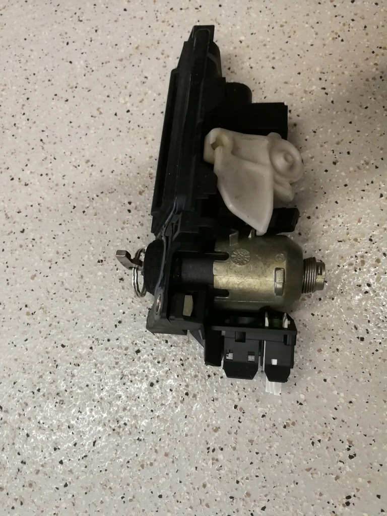 MERCEDES W211 KLAMKA KLAPY Z KLUCZYKIEM 2037500093 - 7685478031 ...