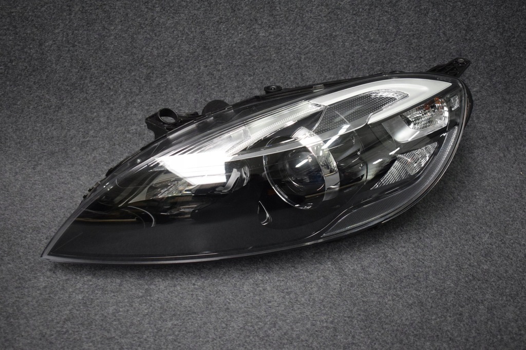 VOLVO V40 LAMPA PRZEDNIA LEWA BIXENON 31420007 - 7118224768 - oficjalne ...